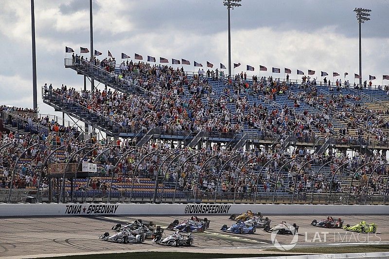 What makes Iowa Speedway so challenging for IndyCars