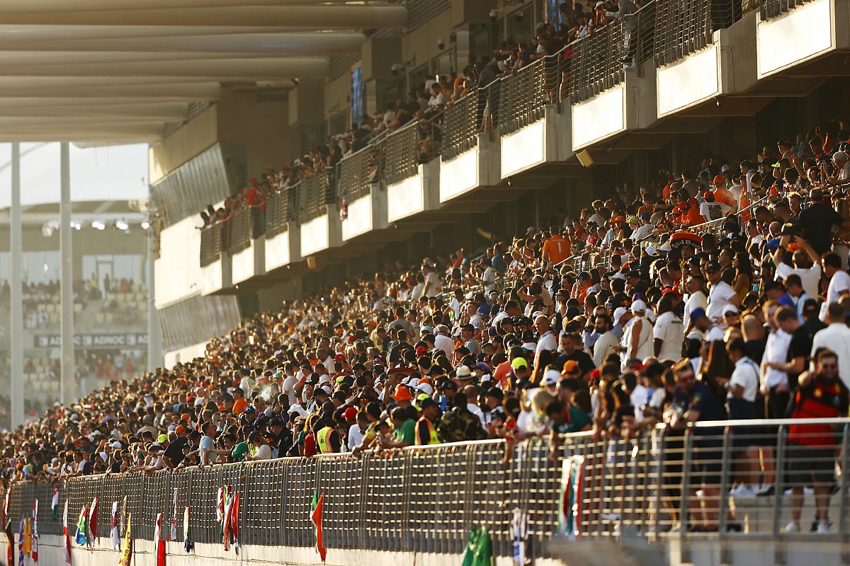 Symonds: "Taraftarların genel duygu durumu geçen sezonlara göre daha ...