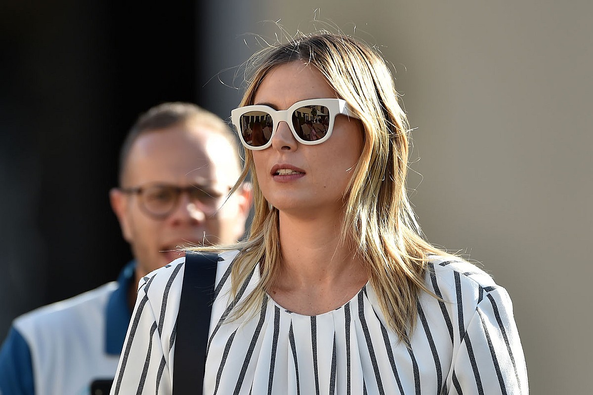 María Sharapova expone la "heroicidad" de los pilotos de F1 fuera del coche