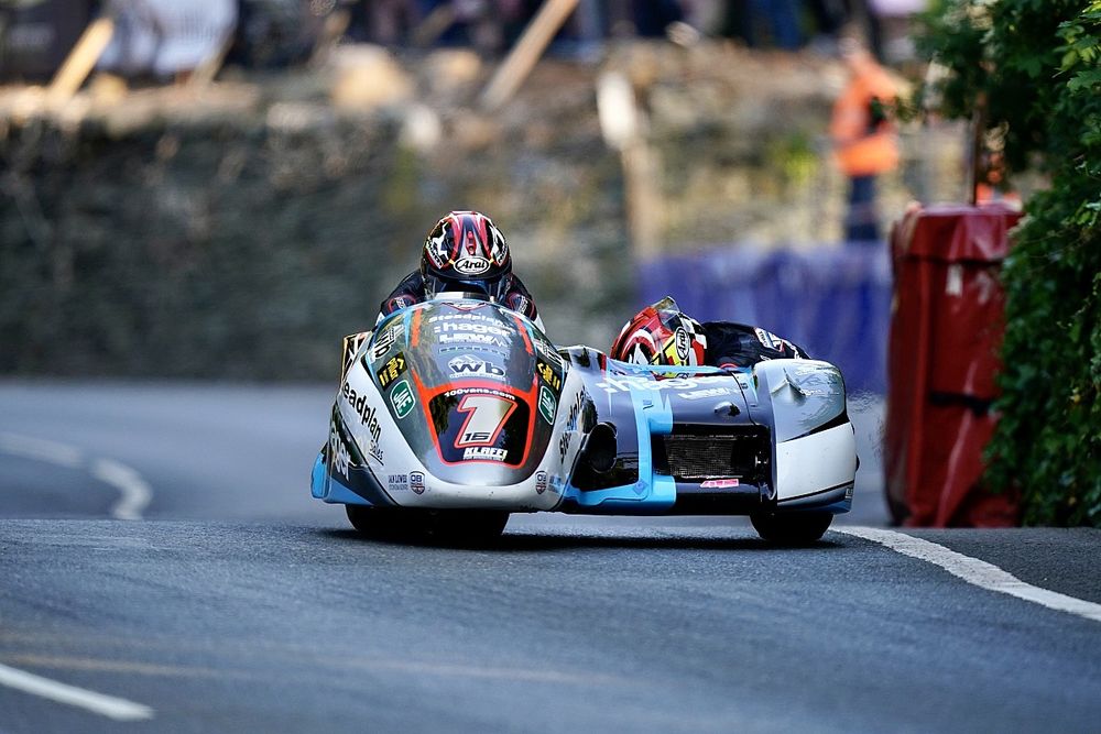 Isle of Man TT 2023: Birchalls make history to win first Sidecar race ...