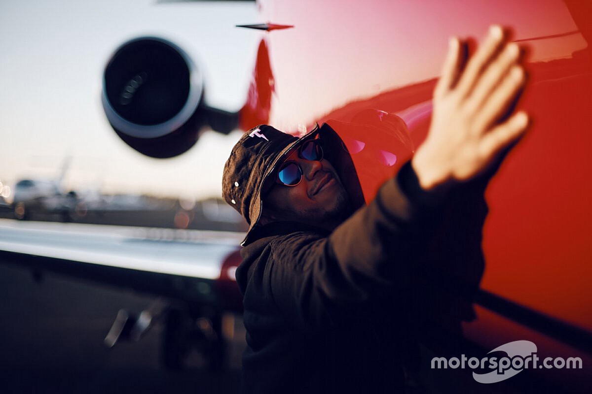 El antiguo jet de Hamilton está a la venta en Mónaco