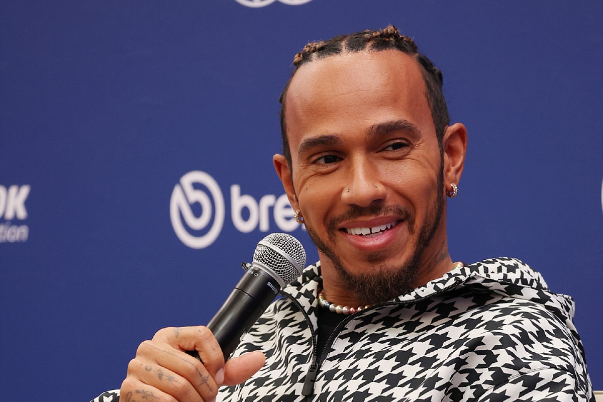 Hamilton tiene "plena fe" tras ver el trabajo de Mercedes F1 para 2024