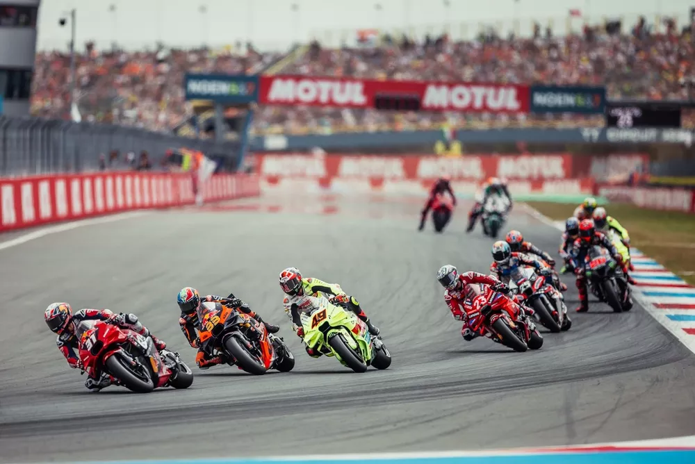 TT Assen: Hoe laat en waar gratis live te kijken? (NOS, Ziggo)