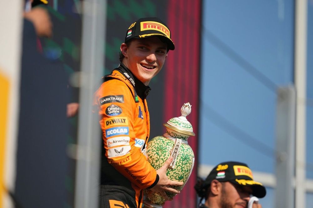 The parallels between Piastri's first F1 win and a McLaren legend's ...