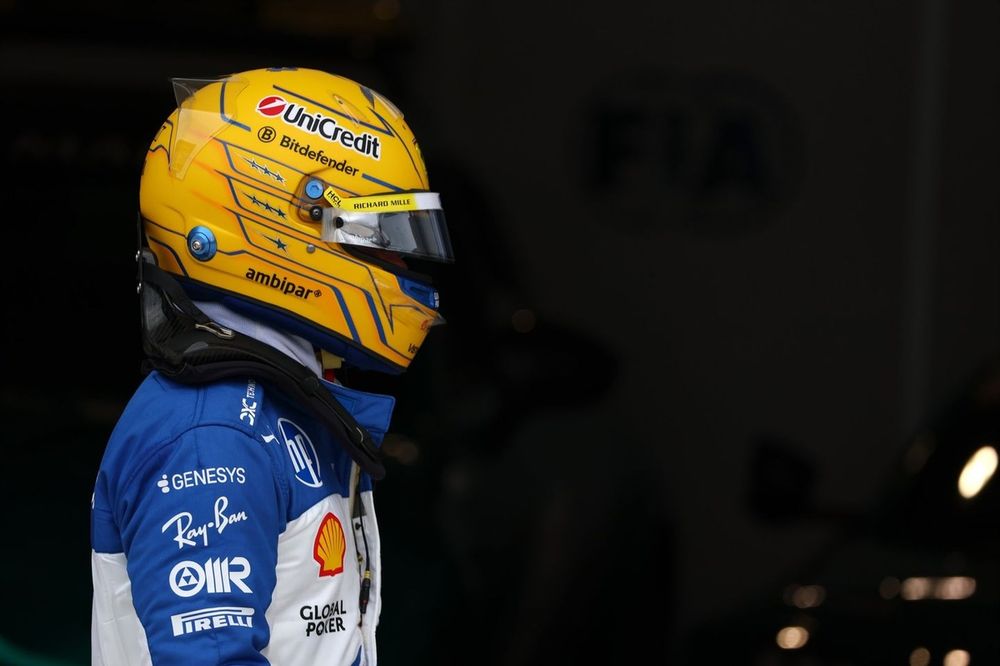 Hamilton admits frustration in "sarcastic" F1 Miami GP radio comments