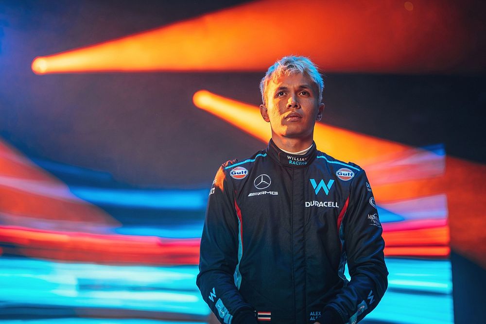 Why Albon won't be "throwing around laptops" to gain a 2023 F1 edge