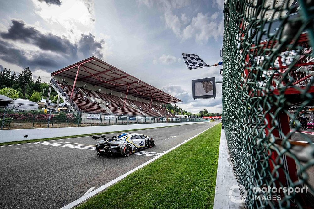 Lamborghini | Spa: trionfo Michelotto-Stadsbader in Gara 1