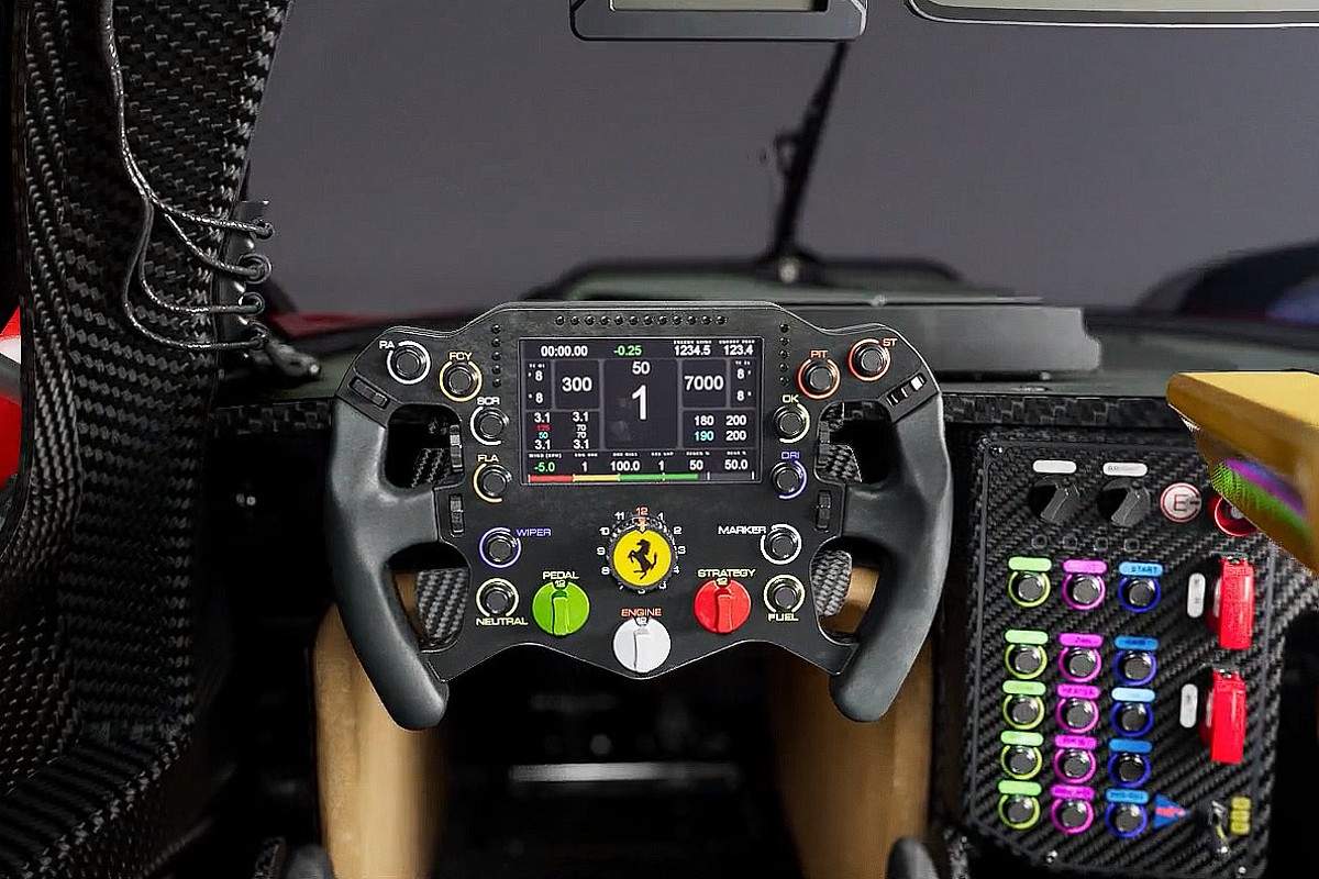 500 piezas y 18 meses de trabajo: el volante del Ferrari 499P