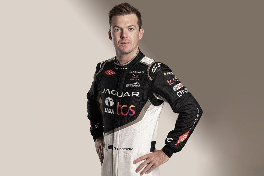 Formula E race winner Cassidy signs with Jaguar