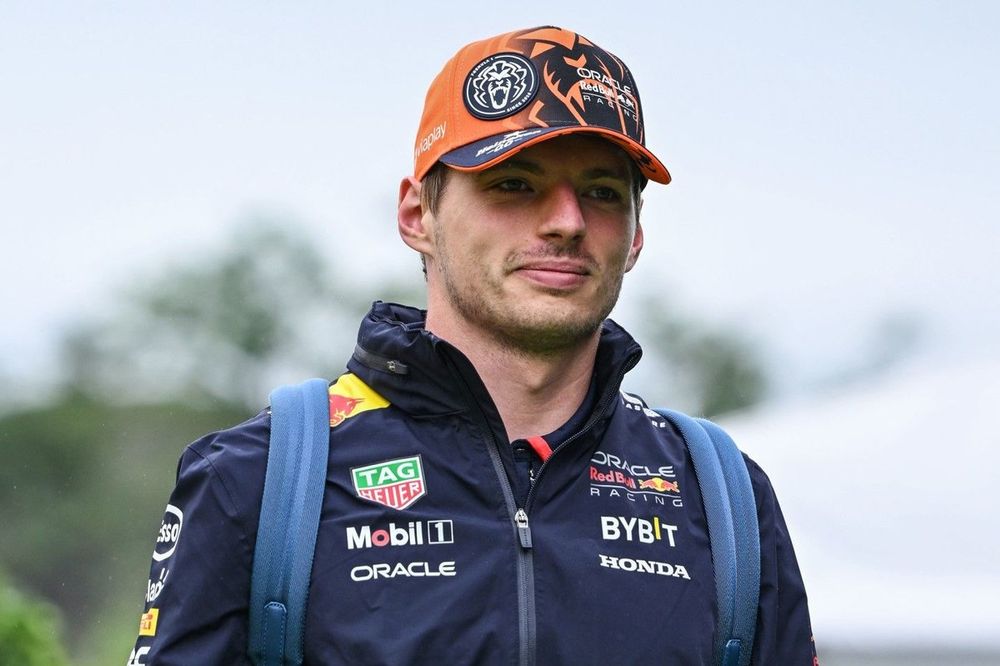 Max Verstappen bevestigt ook volgend jaar voor Red Bull te rijden