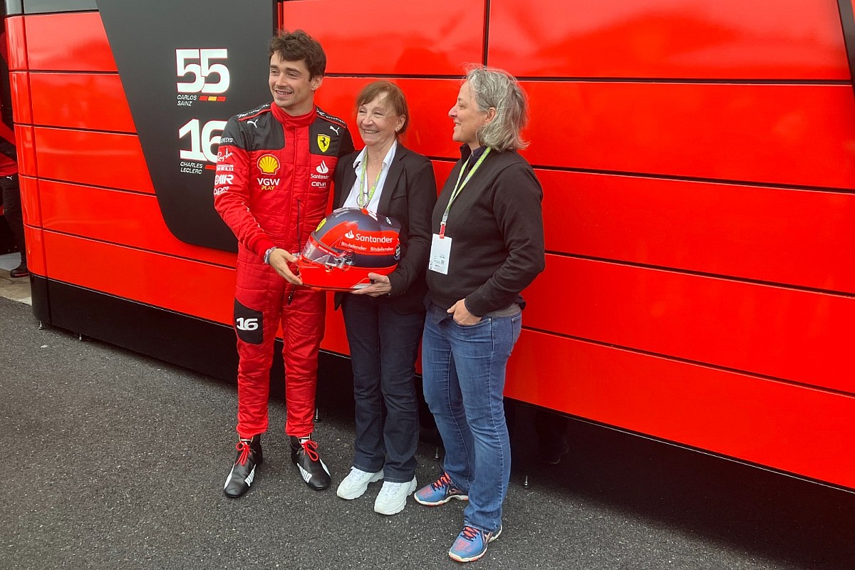 “Surprised” Villeneuve family clears Leclerc to use tribute F1 helmet