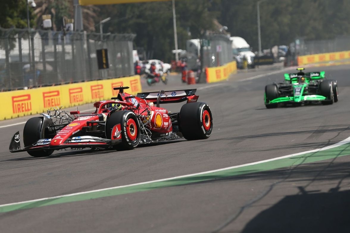 VIDEO: Opmerkelijke crash in VT1 tussen Bearman en Albon