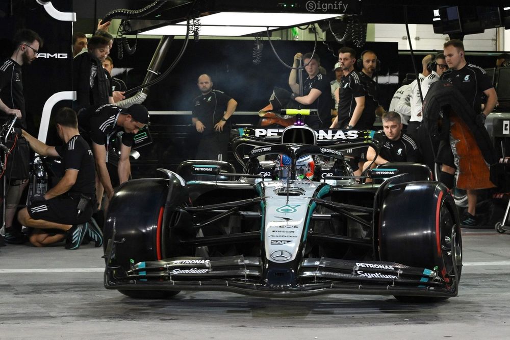 Mercedes under investigation over Q2 garage exit incident at Bahrain GP