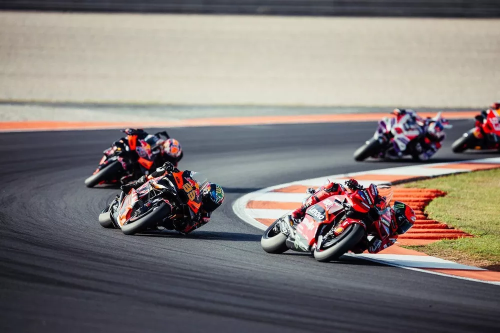 MotoGP tijden: Volledig tijdschema voor de Grand Prix van Valencia 2025