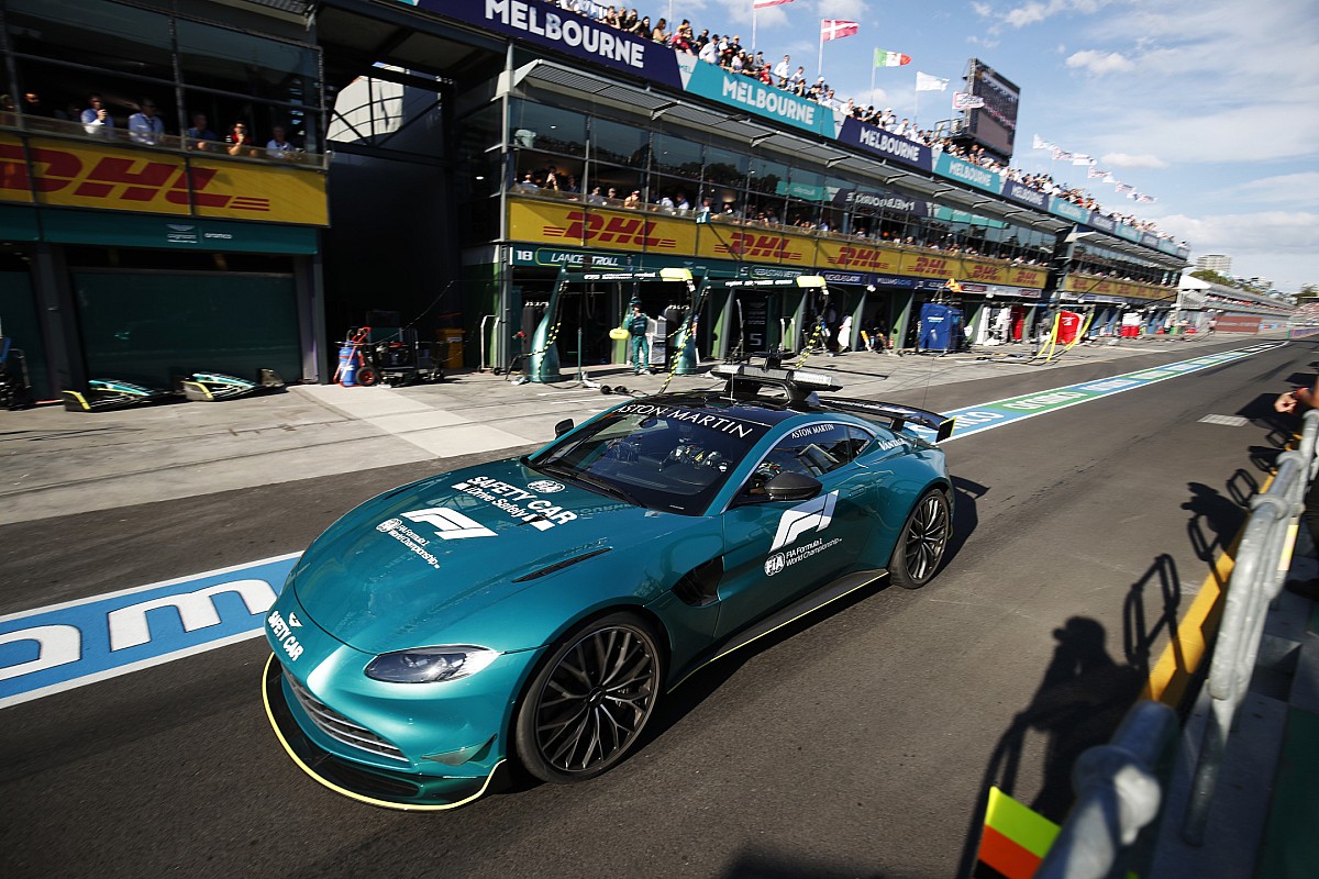 Verstappen: F1 must speed up “turtle” Aston safety car