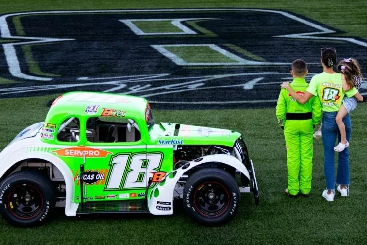 Kyle Busch's father and son honor him with special tribute lap at Charlotte