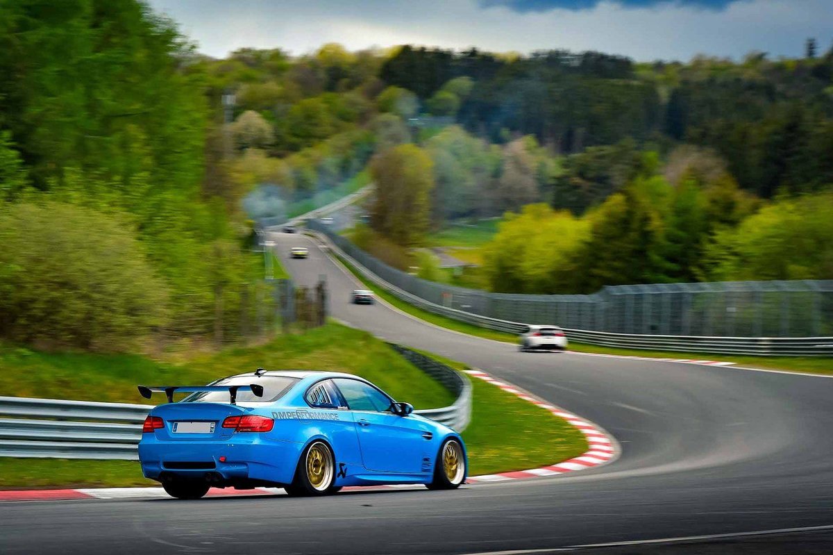 9 auto’s waarmee je zelf een dag op het circuit kunt rijden