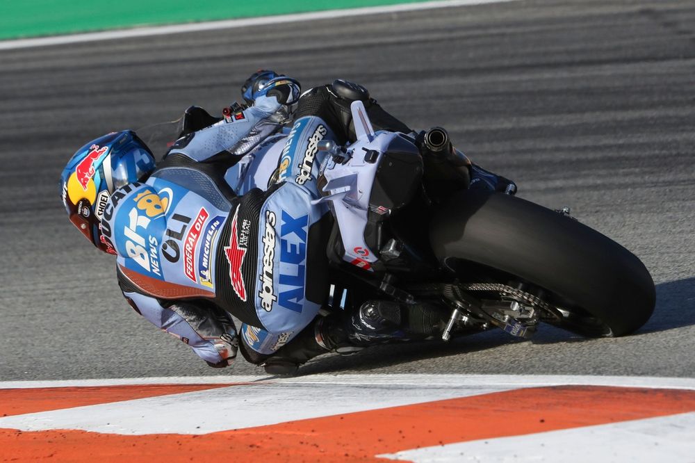 MotoGP Valensiya sprint: Alex Marquez galibiyete ulaştı, Acosta ikinci ...