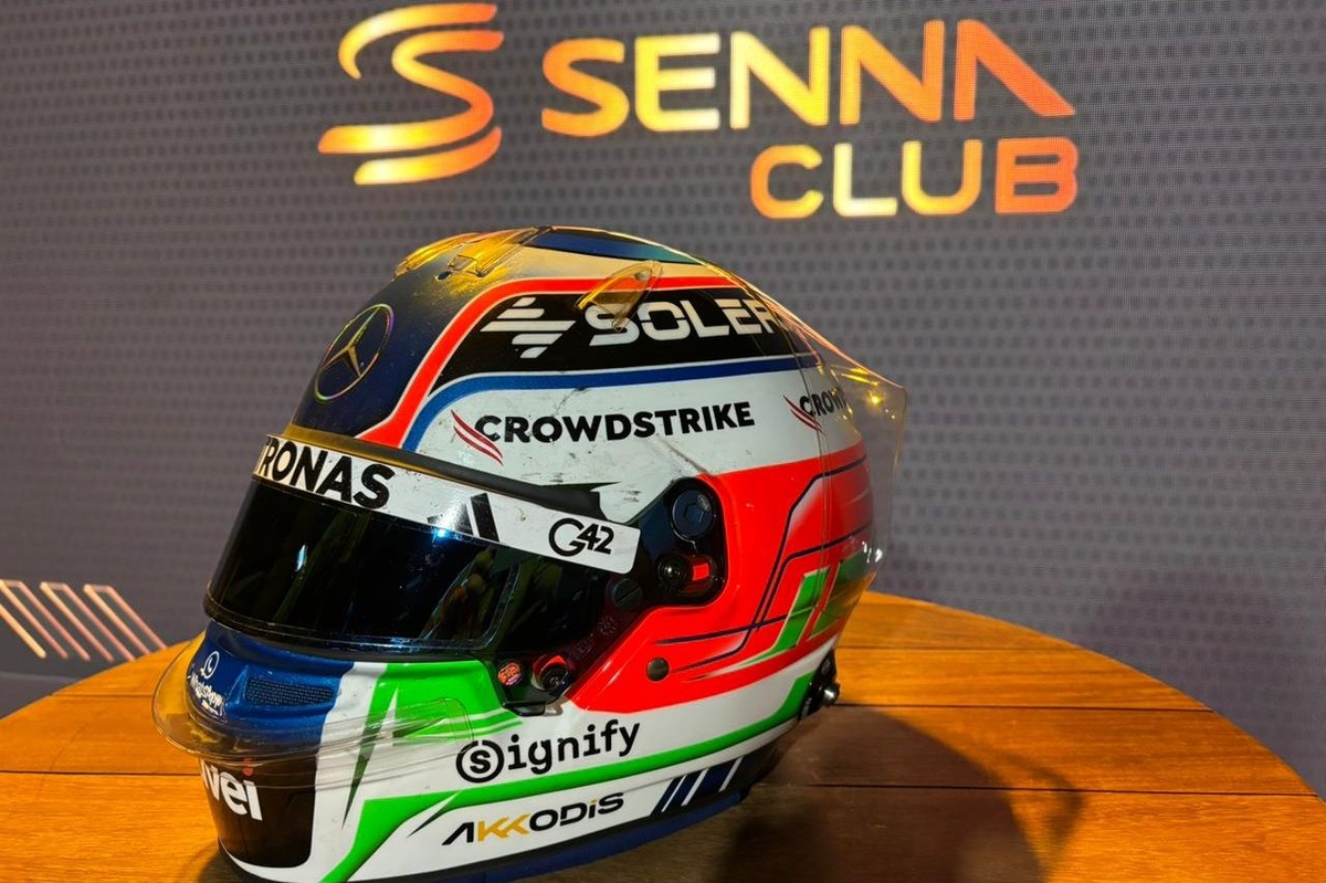 F1: Antonelli presenteia família Senna com capacete usado no GP de São ...