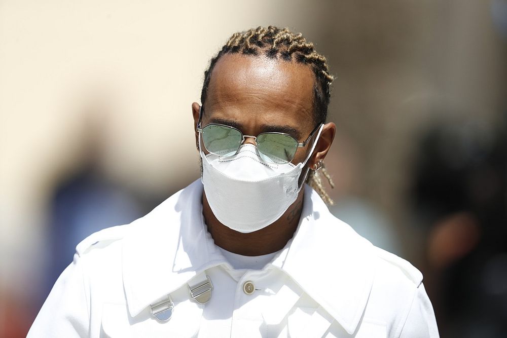 Hamilton vows to be a more aggressive driver in F1 2022