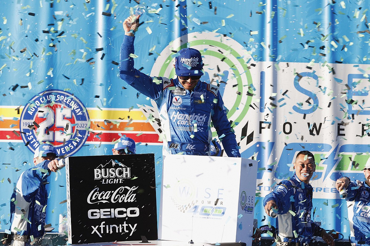 NASCAR: Larson vence primeira de 2022 após entrevero com Elliott