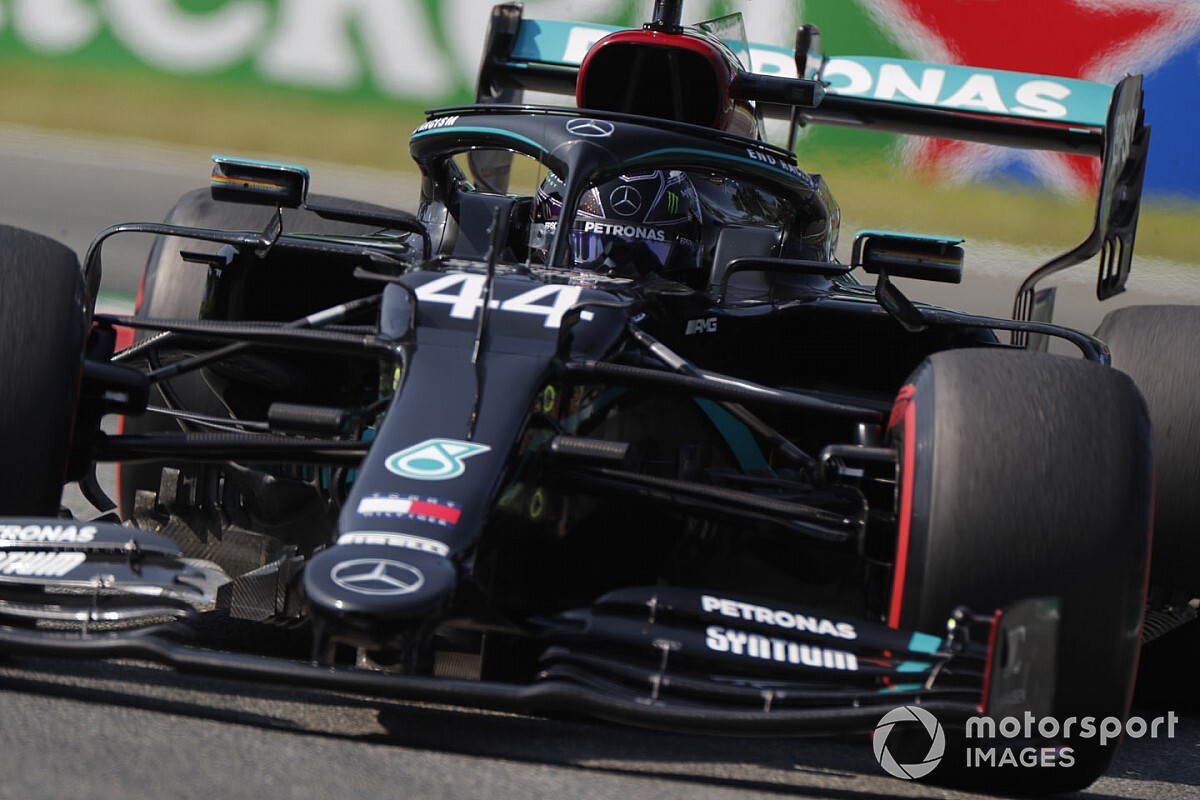 Hamilton: "W11 bir sanat eseri"