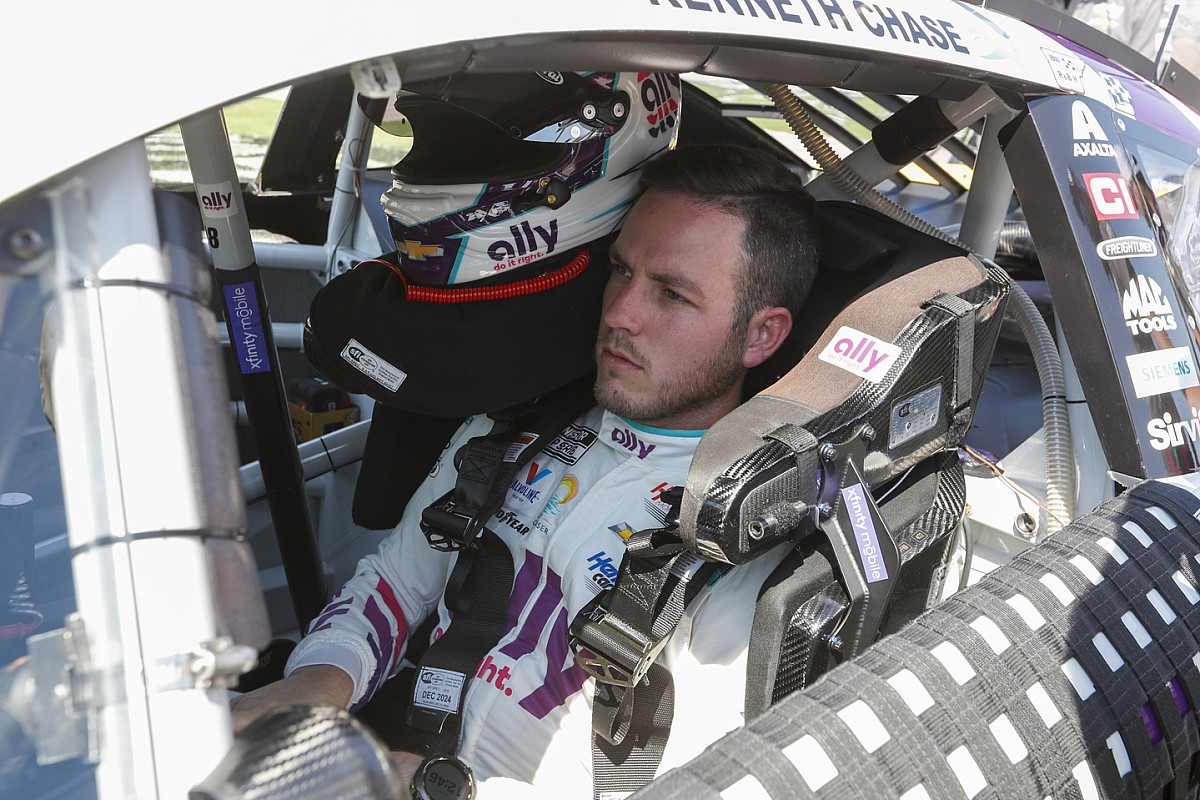 Alex Bowman cleared to return for Phoenix NASCAR Cup finale