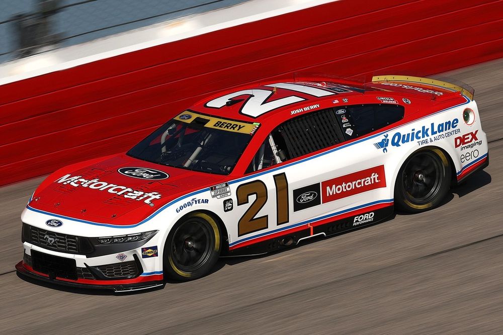 Josh Berry in playoff peril after clumsy Lap 1 wreck at Darlington