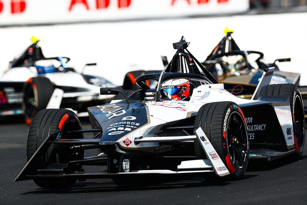 Sao Paulo E-Prix: Evans sees off Cassidy, Bird in tense finish