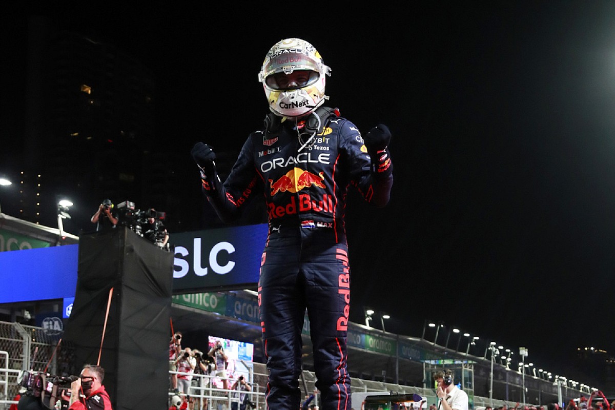 El pace car deja sin triunfo a Pérez y Verstappen celebra en Arabia