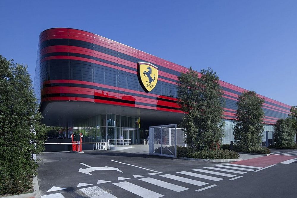 “It’s coming to Rome” - itt a Ferrari válasza a Mercedesnek!