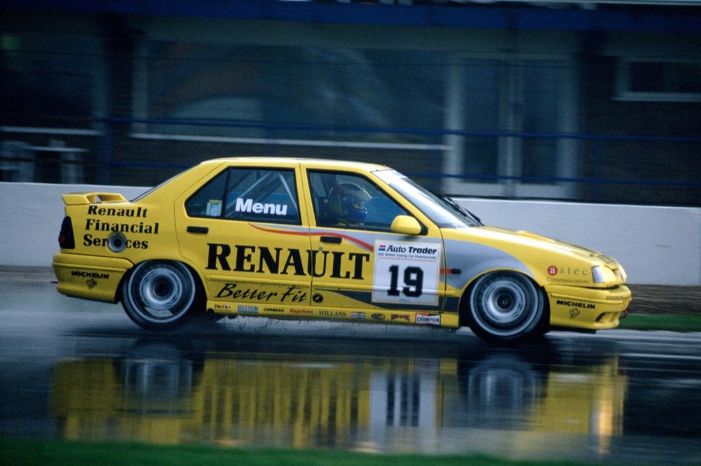 How Renault's arrival saved the BTCC career of its Super Touring king