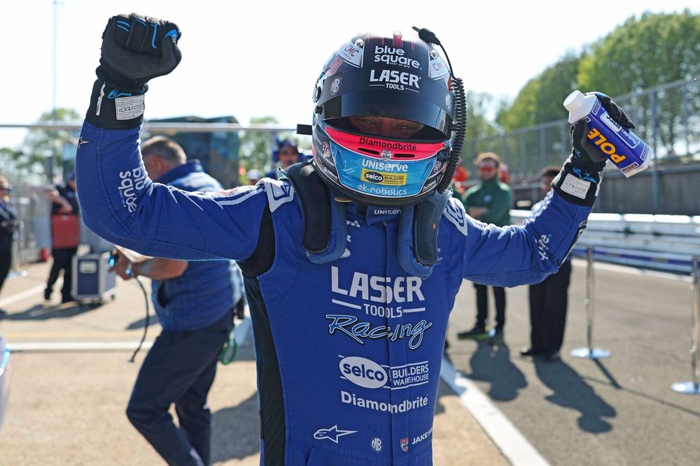 BTCC Brands Hatch: Hill and BMW bounce back to take pole