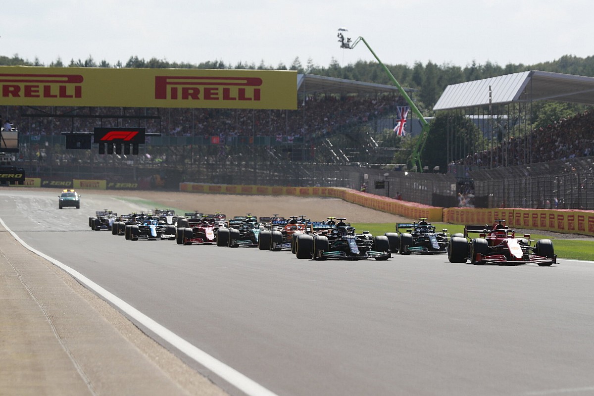 Charles Leclerc Nikmati Debut F1 Sprint Race