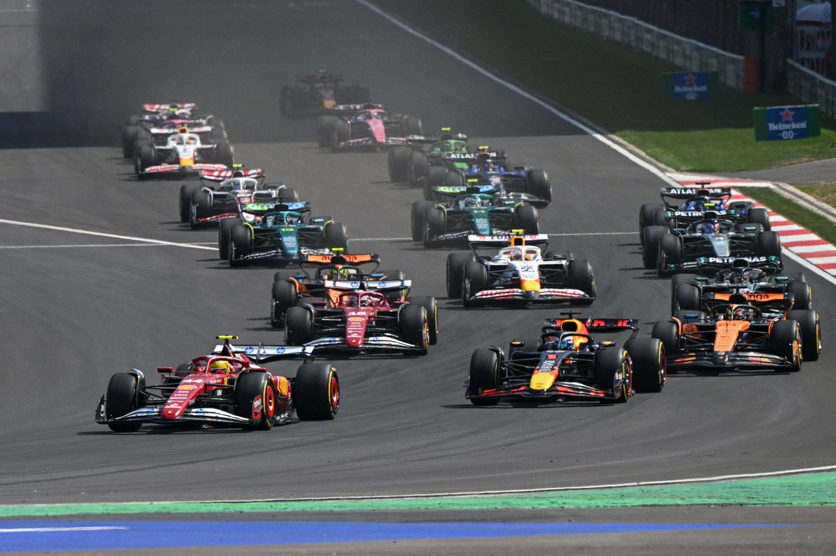 F1 Chinese GP: Hamilton dominates for first Ferrari win in sprint race