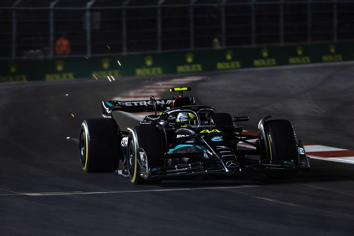 Hamilton, ikonik 'hammer time' mesajının kökenini açıkladı