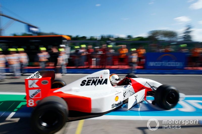 F1 | Video: l'omaggio di Vettel a Senna con la sua McLaren ad Imola