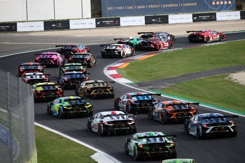 Gallery Lamborghini | Lo spettacolo del Super Trofeo a Vallelunga