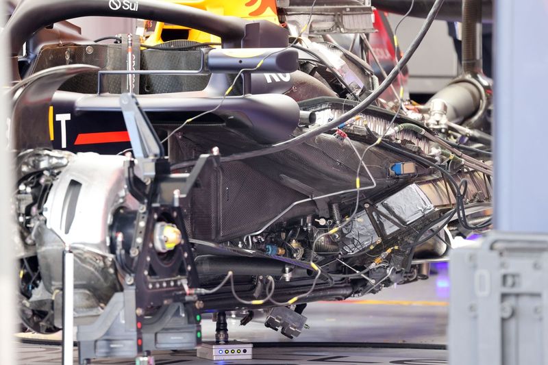 Red Bull drivers deny front bib device boosted car performance