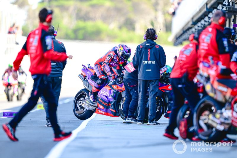 Marquez: “Big insect” to blame for startline tear-off incident