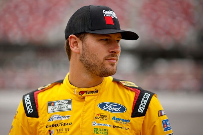 Zane Smith earns first NASCAR Cup pole with monster lap at Talladega