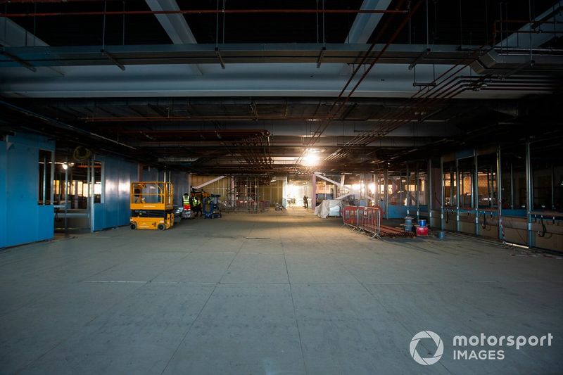 Reportage - Au cœur de la future usine Aston Martin F1