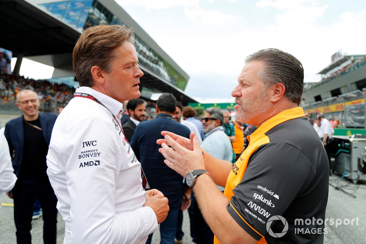 McLaren, Ricciardo'ya IndyCar takımında yarışmasını teklif etmiş