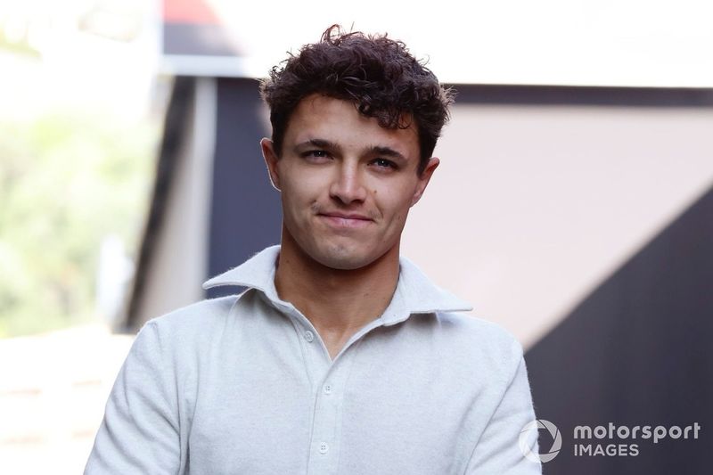 Verstappen : "On était presque en train de faire du Mario Kart"