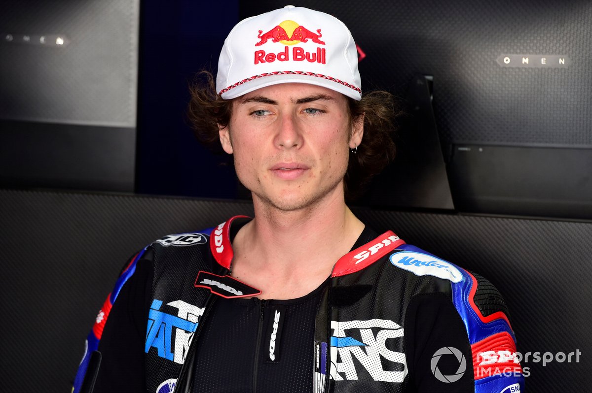 Joe Roberts Profile - Bio, News, High-Res Photos & High Quality Videos