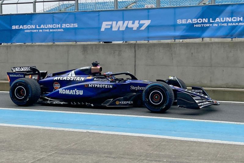 Fotogallery F1 | Le prime immagini in pista della Williams FW47