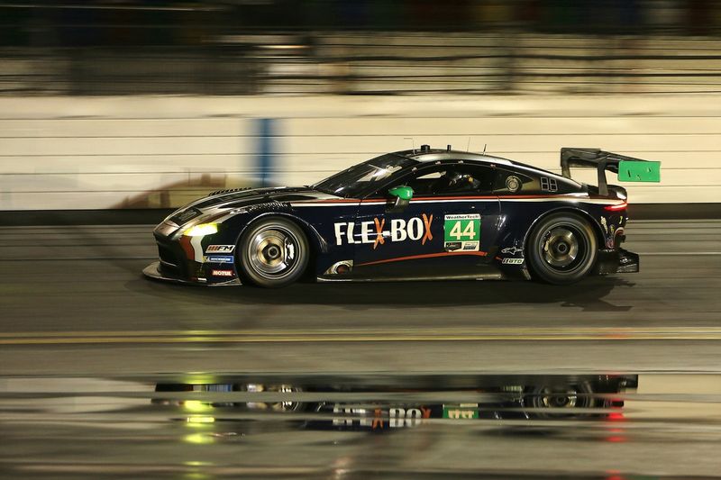 Fotogallery Daytona | Roar: cala il buio e arriva la pioggia