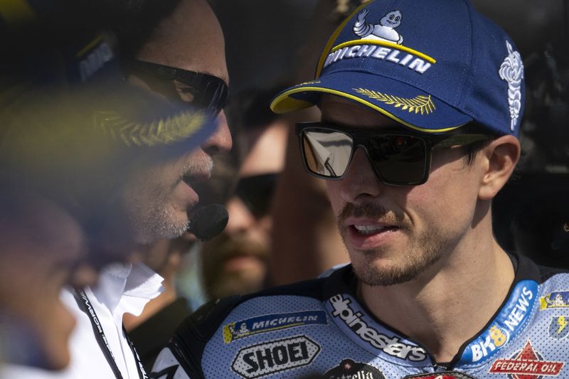 Quartararo a tout fait pour rester devant Márquez, au point de chuter