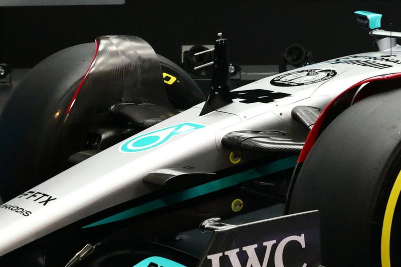 梅赛德斯发布W13，“银箭“归来 - Formula 1 新闻 - motorsport.com中文网