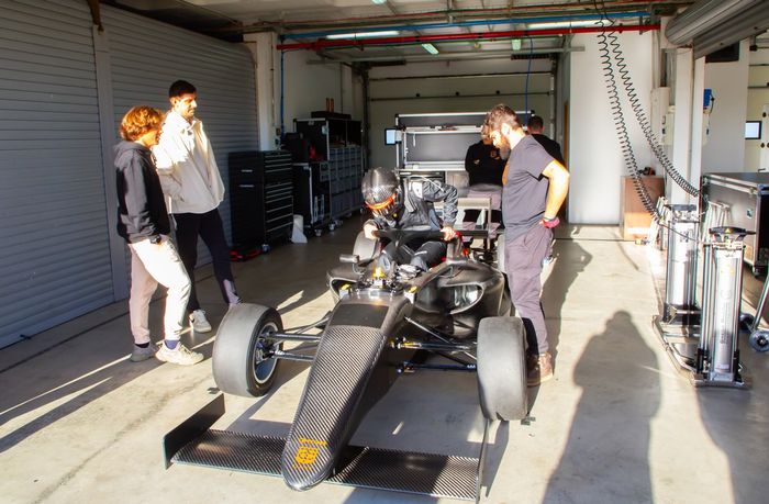 Fotos: el TC Racing de Courtois y Merhi ya ha completado sus primeros test